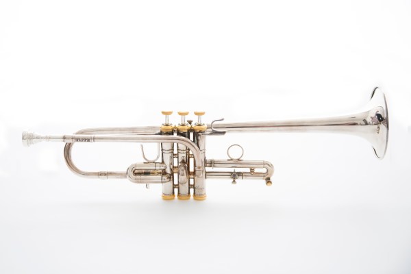 Why are there 4 valves on certain trumpets? | Music for You